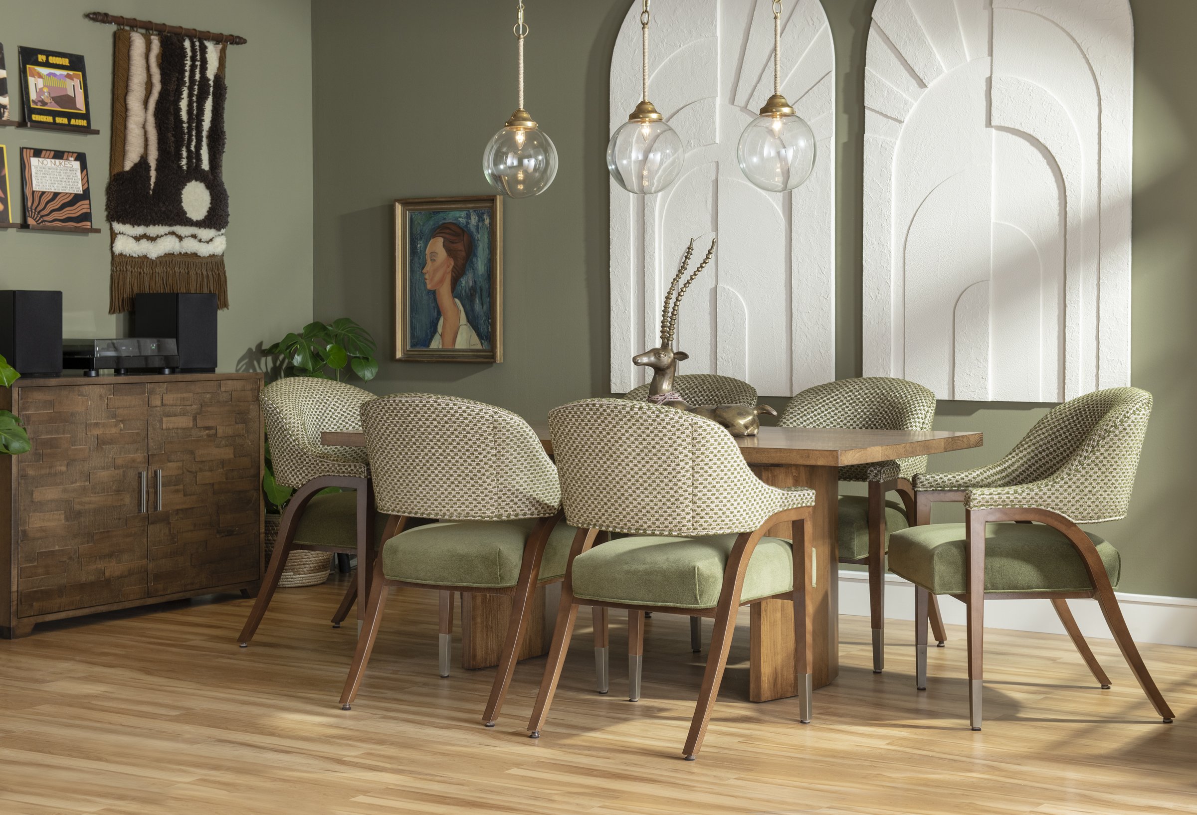 Leander Swivel Counter Stool w/ Transitional Base - Designmaster Furniture